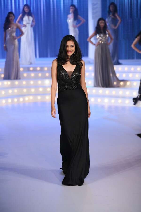 Miss India Kolkata 2016: Evening gown by Komal Sood
