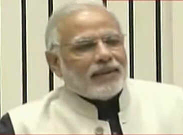 PM Modi jokes about his past