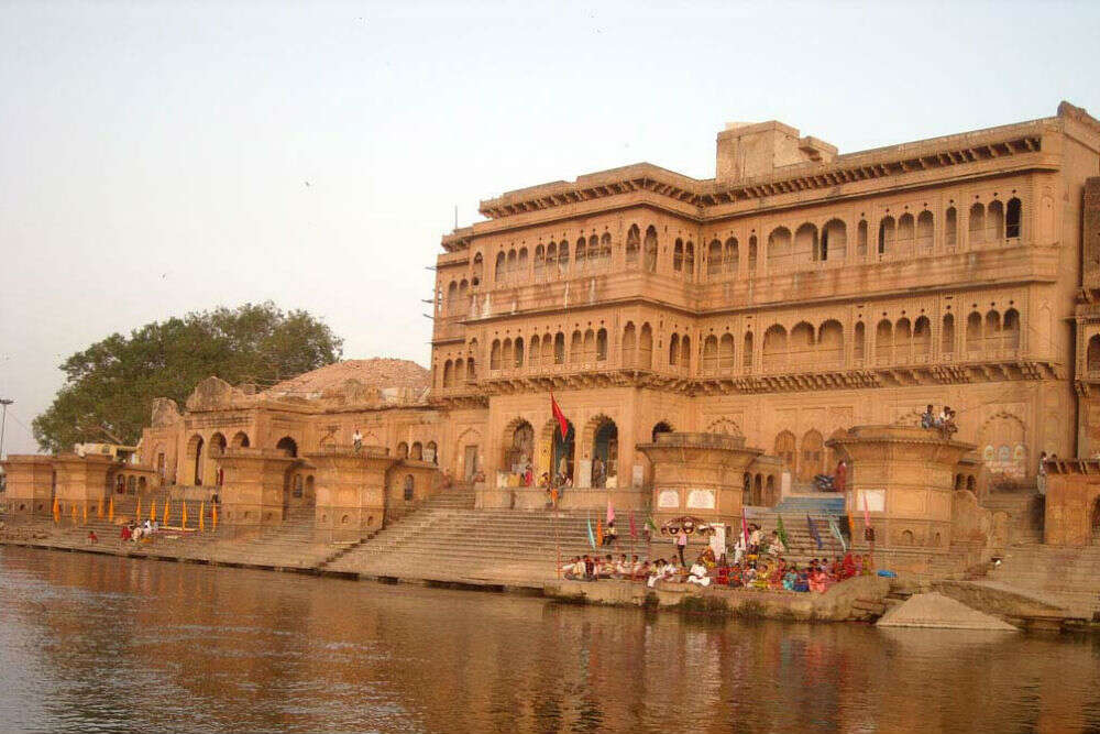 Bathing at Keshi Ghat, Vrindavan - TimesTravel