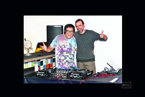 DJ Breger and Reverse Osmosis perform at rooftop bar launch in Jaipur ...