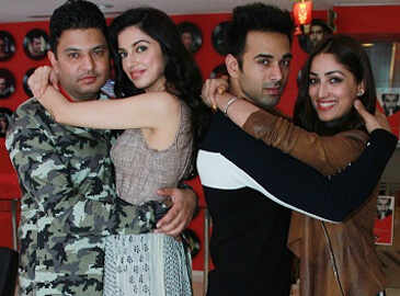 Team 'Sanam Re' throws success bash