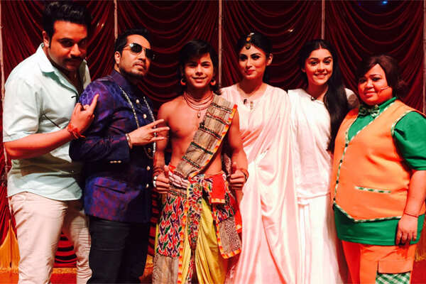 Leads from all popular TV shows of Colors visit Comedy Nights Live