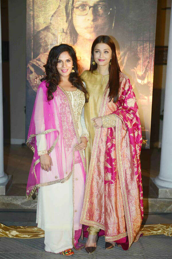 Sarbjit: Poster launch- The Etimes Photogallery Page 11