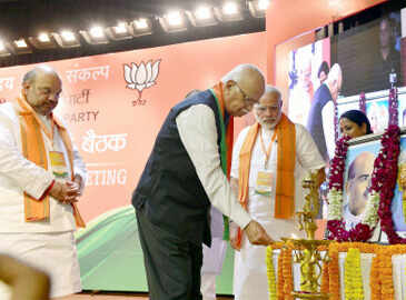 Political fight escalates over nationalism debate