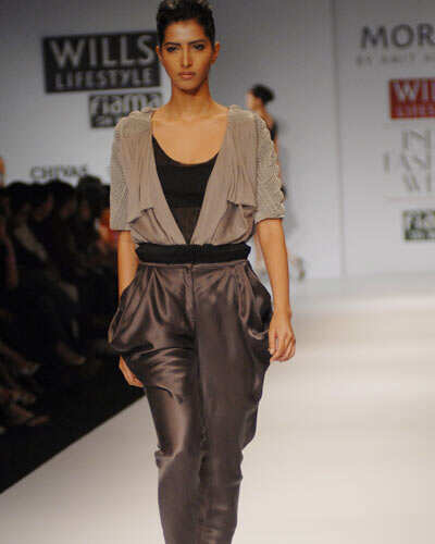 Models walk the ramp with designer Amit Aggarwal on Day 1 of Wills ...