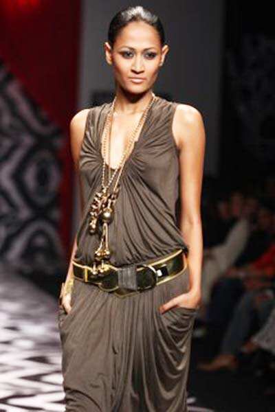 Ritu Beri's fashion show at IFW '10