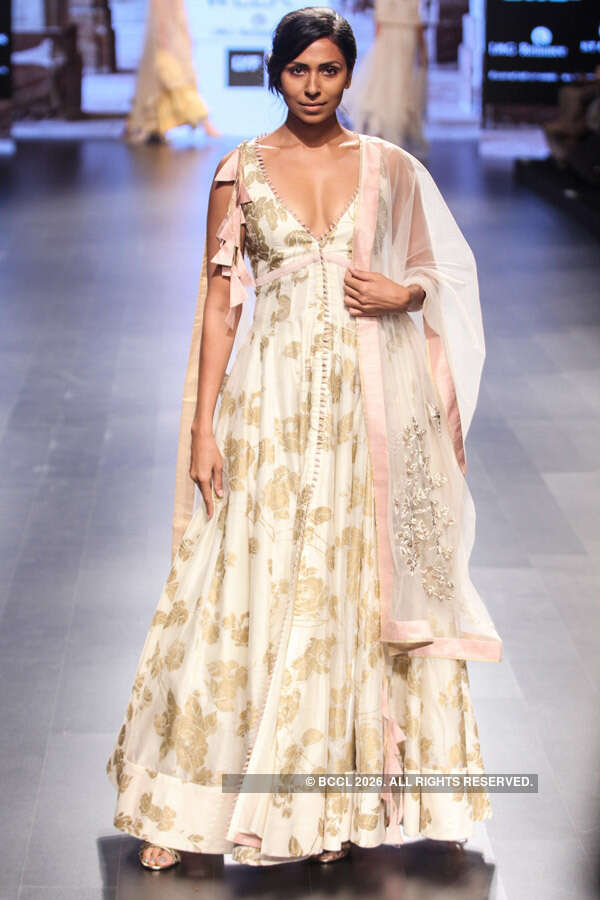 Candice Pinto showcases a creation by designer Anushree Reddy on Day 3 ...