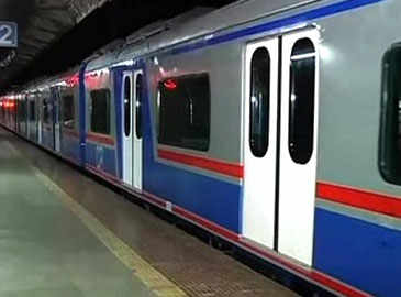 Mumbai gets its first-ever AC local train