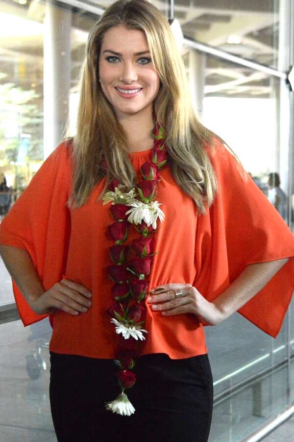 Miss World 2015 Miriea Lalaguna and Julia Morley arrive in Mumbai