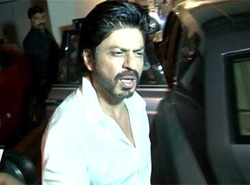 Why Shah Rukh Khan gets angry on media persons?