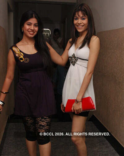 Touch pub bash Photogallery - ETimes