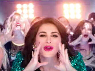 Azhar: 'Oye Oye' song review