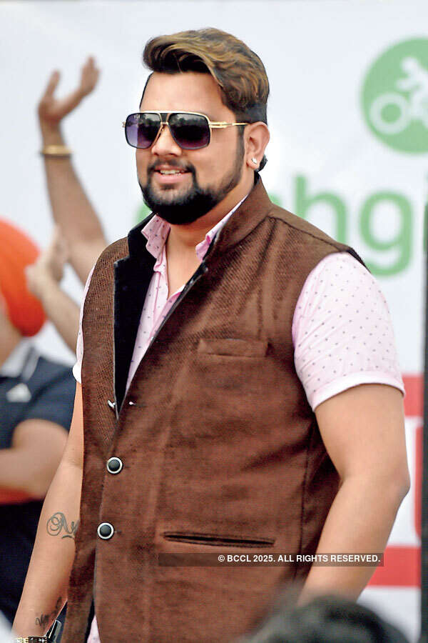 Emcee Yash Khatri during the Raahgiri Day in city - Photogallery