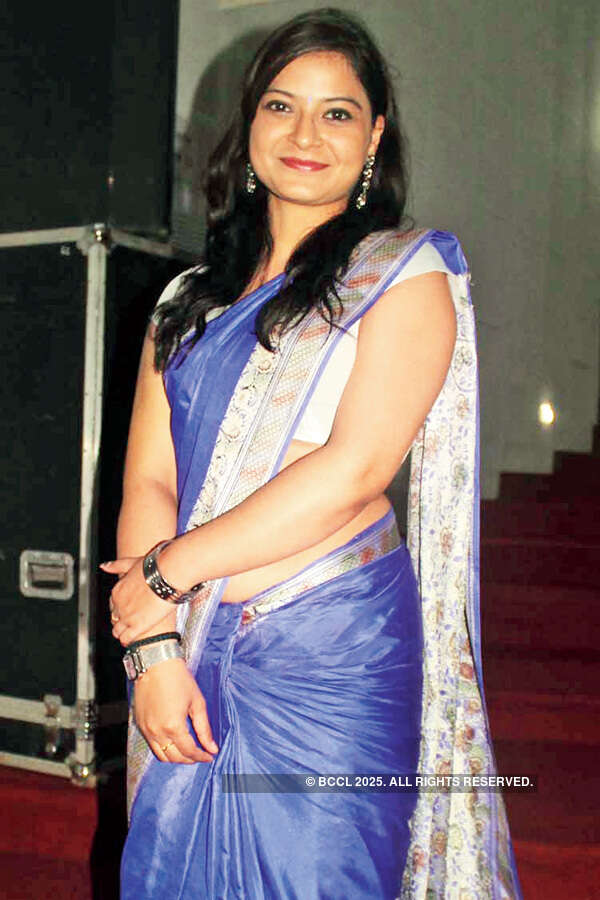 Sharmishtha Mukherjee performs at Banaras Hindu University in Varanasi ...