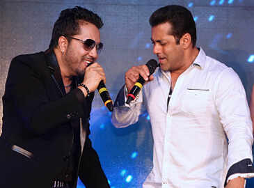 Mika Singh supports Salman, calls Arijit Singh immature