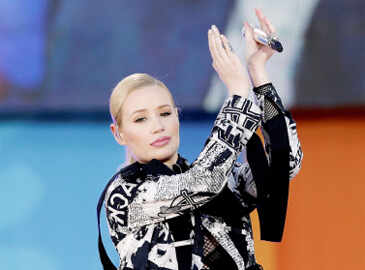 Watch: Iggy Azalea's stunning performance