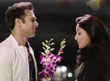 Junooniyat: 'Mujhko Barsaat Bana Lo' full song