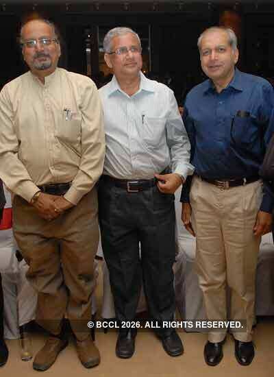 Amruta and Devendra Phadnavis during Yuva Fogsi programme held at Hotel ...