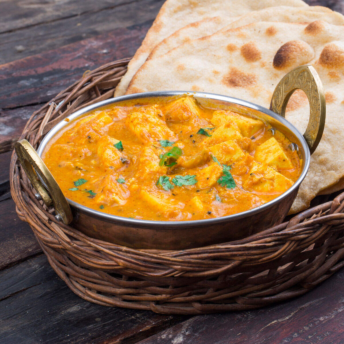 Shahi Paneer And Butter Naan