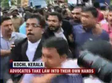Kerala: 2 injured as advocates attack media persons outside High Court