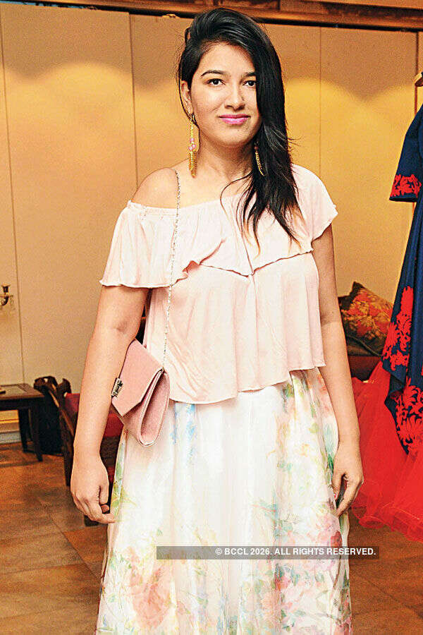 Arya during a fashion soiree in the city - Photogallery