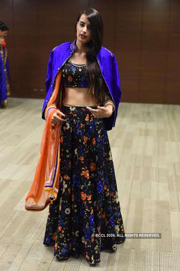 Campus Princess 2016 finalists with fashion designer Swapnil Shinde