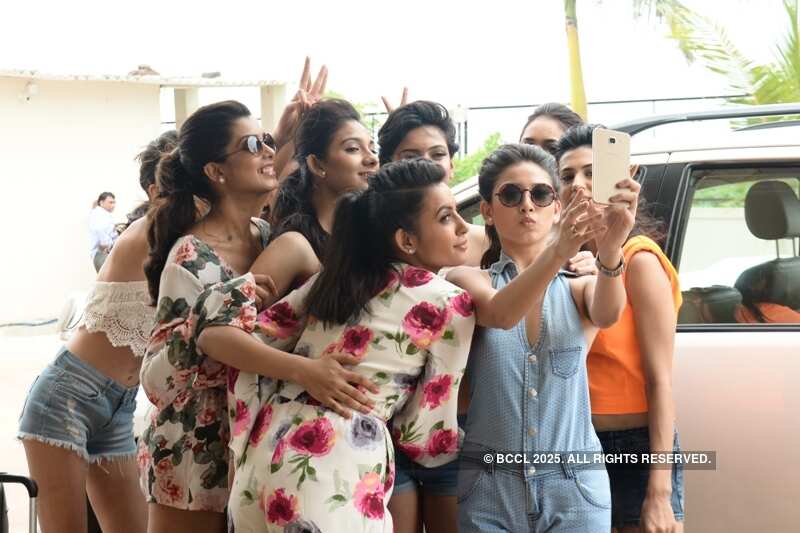 Yamaha Fascino Miss Diva 2016 : When Sophie Choudry & Toranj Kayvon met ...