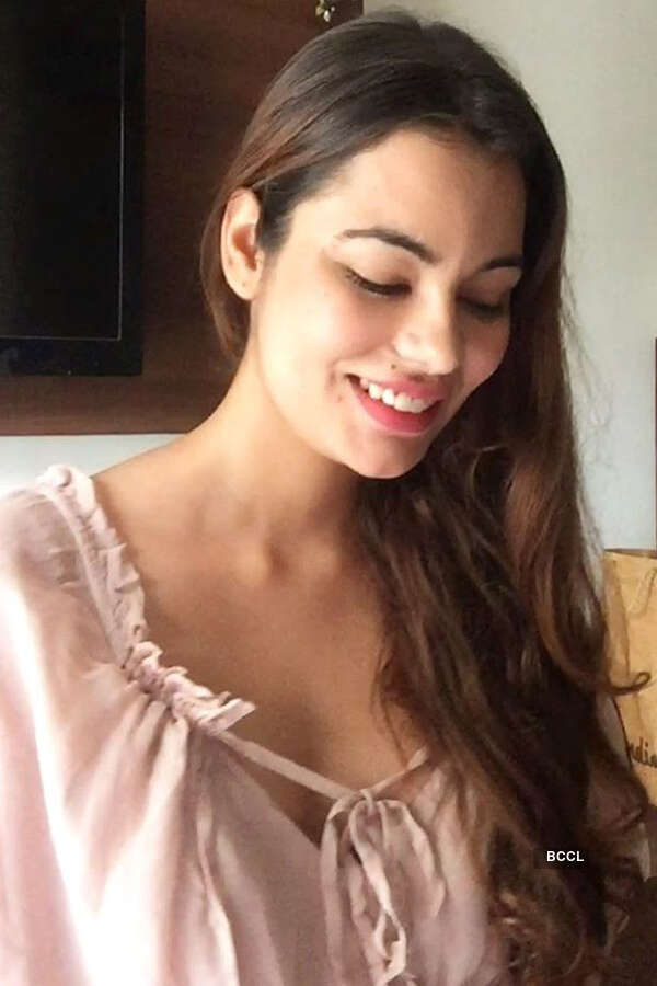 Srishti Rana’s Instagram pictures would make you go gaga over her!