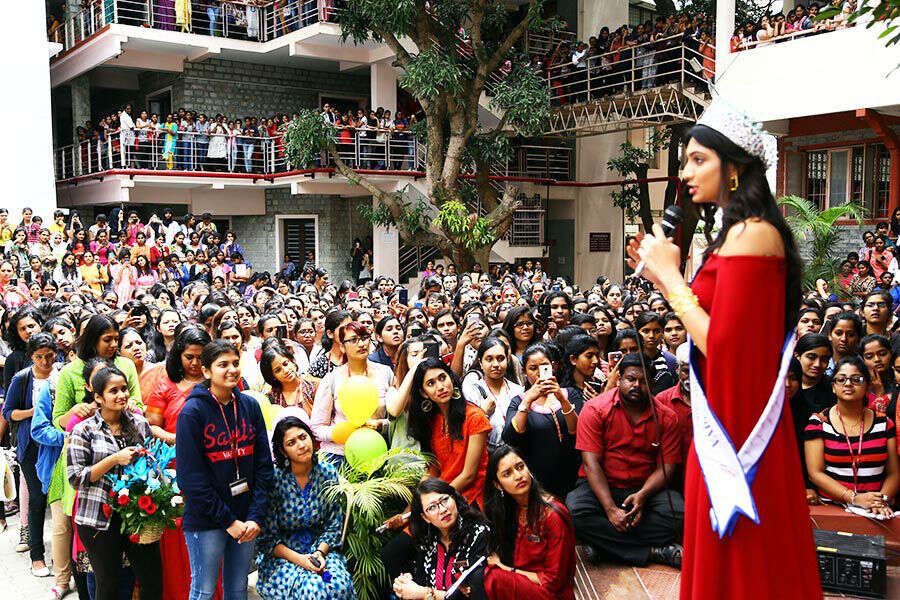 Yamaha Fascino Miss Diva Miss Universe India 2016 Roshmitha Harimurthy ...