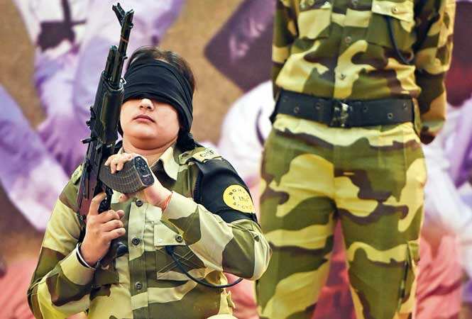 CISF awes with arms training, and ’awws’ with canine squad! | Events ...