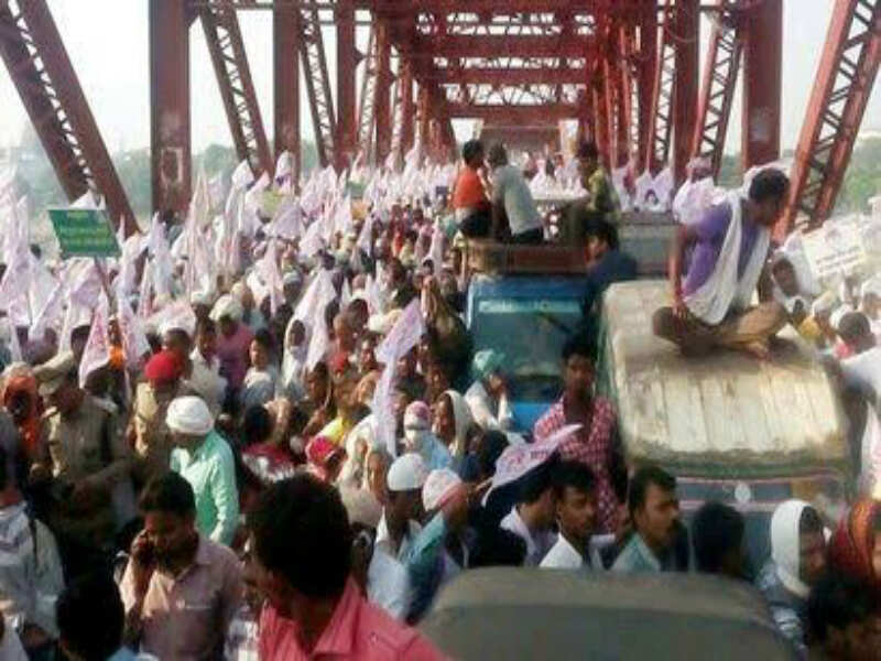 Varanasi stampede: 24 killed; rumours of bridge collapse led to chaos ...
