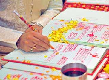 Watch: Business community in Mumbai holds 'Chopda Pujan' on Diwali