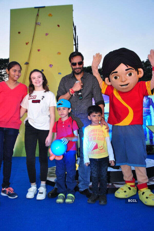 Bollywood actors Ajay Devgan and Abigail Eames at the promotion of film ...