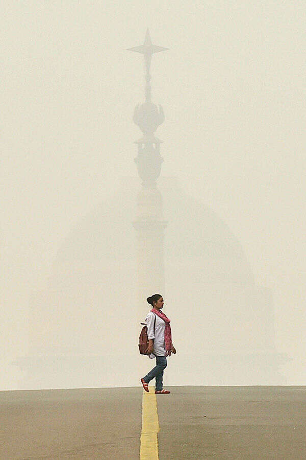 Dense fog envelops Delhi Photogallery - ETimes Dense fog envelops Delhi Photogallery - ETimes