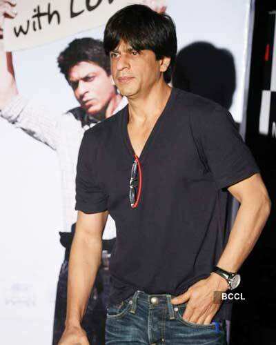 SRK promotes 'MNIK' Pics | SRK promotes 'MNIK' Photos | SRK promotes ...