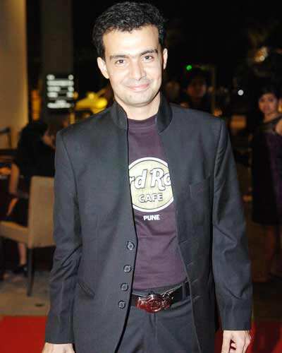 Ammul and Pooja Goel arrive at the 'Times Food Guide and Nightlife ...