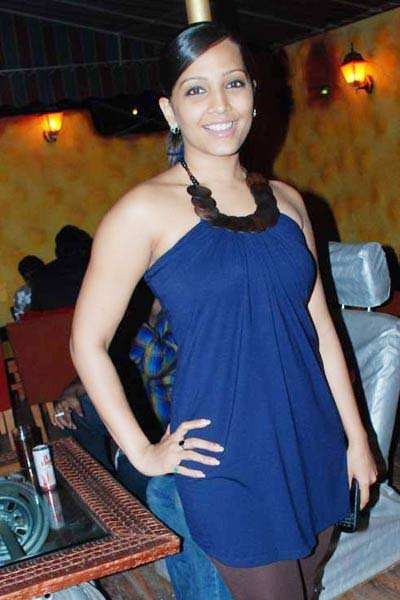 Cast of 'Yeh Dooriyan' during the Deepshikha Nagpal's party for her ...