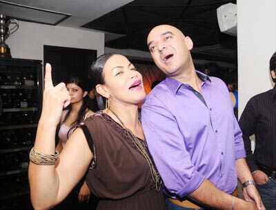 Dj John oo Fleming with Shiv Karan Singh during his at Smoke House ...