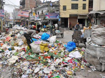 Delhi: Garbage pile up problem escalates as sanitation workers' strike ...