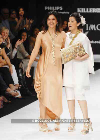 Malini Agarwal with Simone Singh after her collections were showcased ...