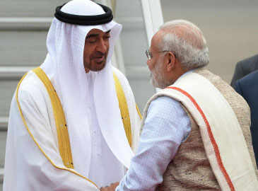 Republic Day 2017: PM Modi receives chief guest UAE Crown Prince at airport