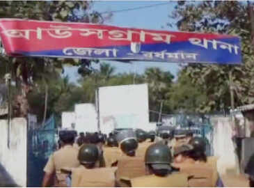 West Bengal: Infuriated mob sets police station ablaze in Burdwan