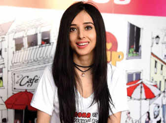 Suzanna Mukherjee shares her fun moments from the sets of 'Mona Darling'