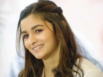 Alia wants aspiring singers to sing for her films