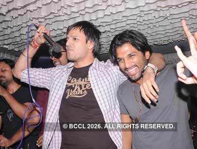 Starry night at Touch pub Photogallery - ETimes