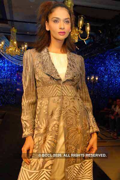 Nagpurian's during the IPL Fashion show and party in 'Sun & Sand' in ...