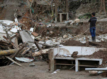 Cleanup underway in Colombia after flooding