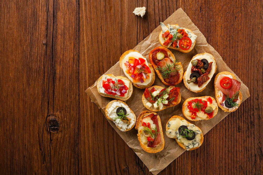 Cast & Crew, Belfast - TimesTravel