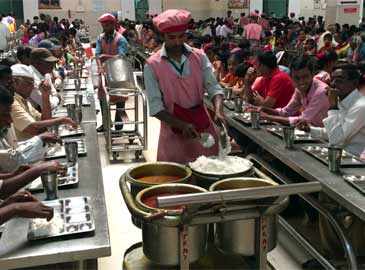 Sneak peek into Asia’s largest kitchen at Saibaba Temple that feeds ...