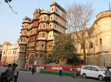 Indore ranked India's cleanest city, Uttar Pradesh's Gonda dirtiest